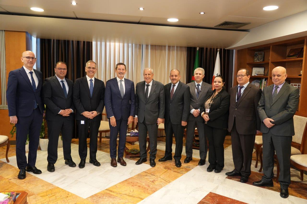 The Chairman & CEO of the SONATRACH Group meets a delegation of SLB ...