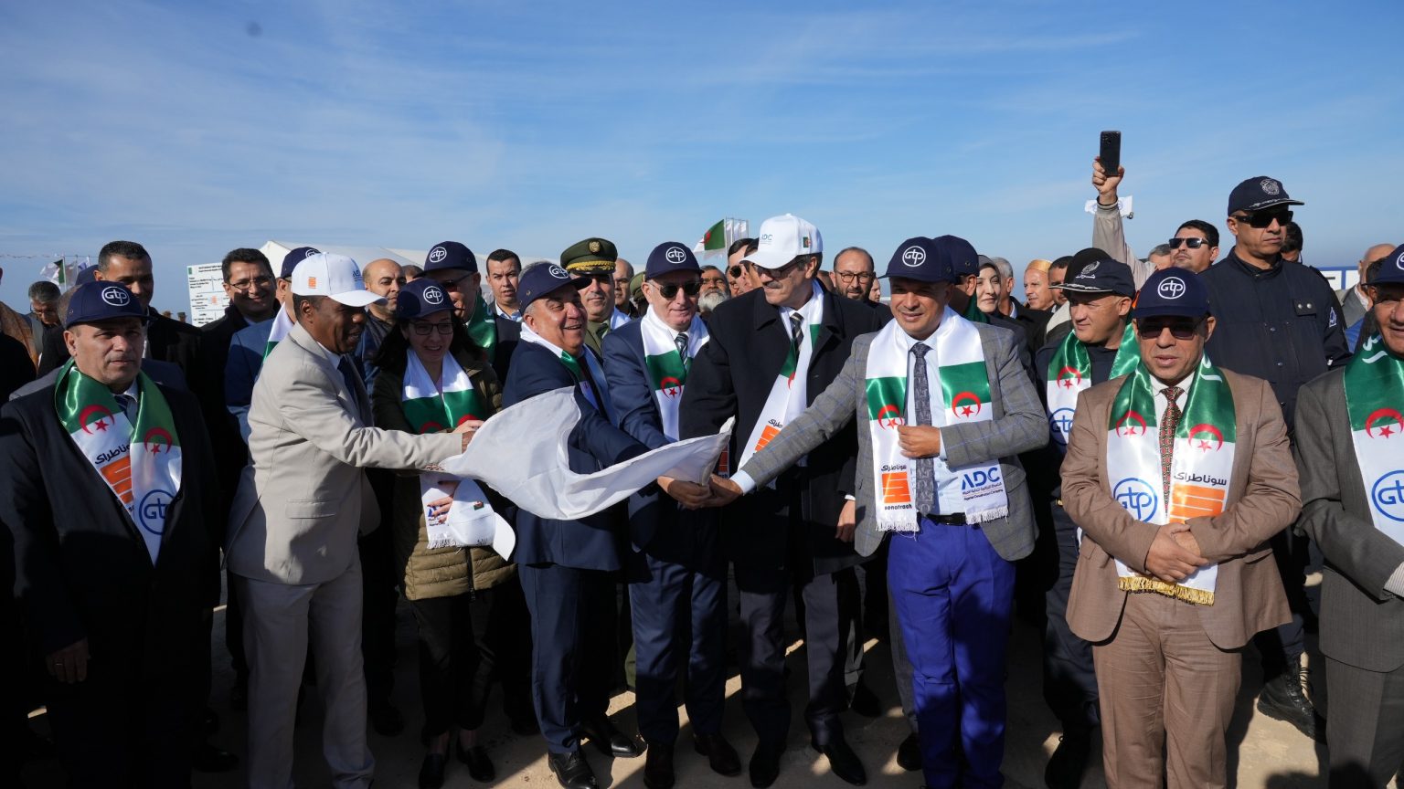 SONATRACH Chairman & CEO on work and inspection visit at the Hassi R ...